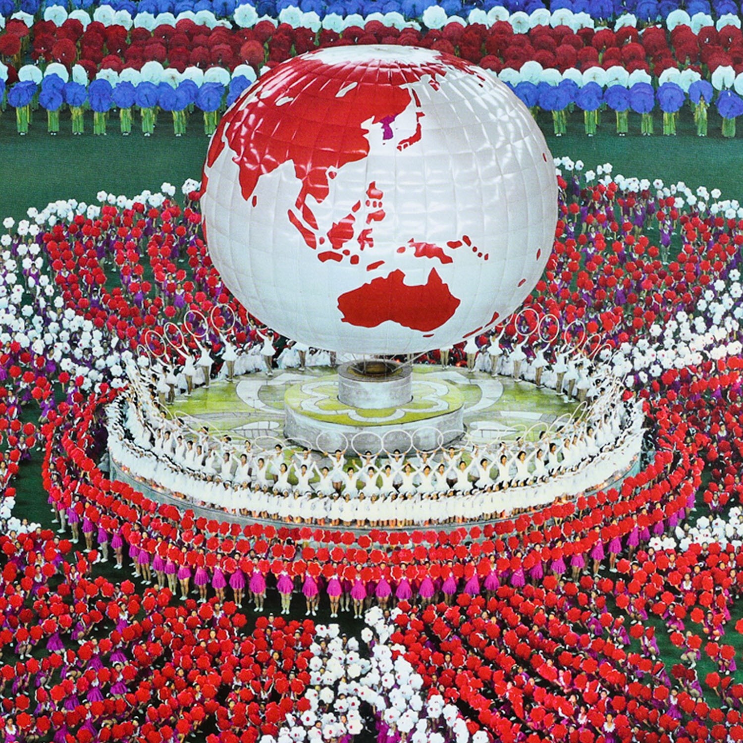 Andreas Gursky, Pyongyang VII, 2023, Offsetprint, 84 x 59,5 cm ...